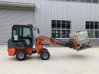 China 2051mm 0.3cbm Telescopic Boom 900kg Mini Wheel Loader for sale