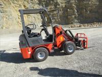 China 2051mm 0.3cbm Telescopic Boom 900kg Mini Wheel Loader for sale