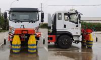 China High Capacity Guardrail Cleaning Truck 9.61 Cubic Meters Stable Operation for sale