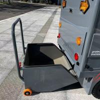 China Commercial Floor Sweeper Lightweight Maneuverable For Indoor / Outdoor Use for sale