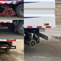 China 7Ton Road Sweeper Truck with China-VI Emission Standard and Cabin Integrated Control Panel for Urban Cleaning for sale