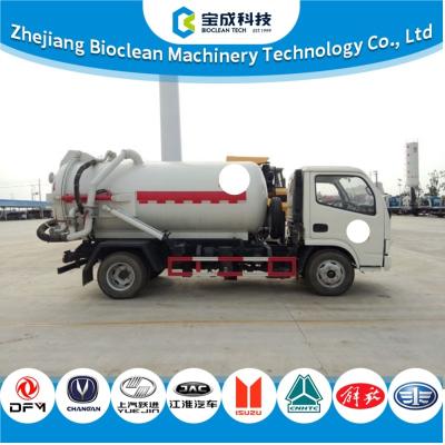 China OEM 2000L Capacity Euro 4 Emission Standard Carbon Steel Tank Vacuum Suction Truck for Septic and Fecal Waste for sale