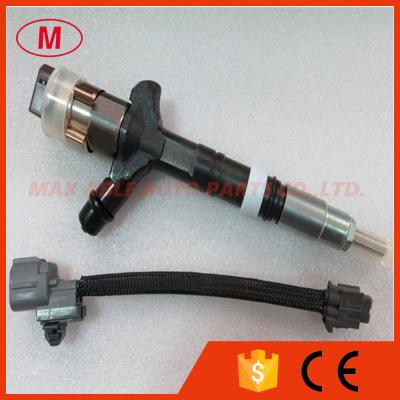 China 095000-0740,095000-0741,095000-0520 FUEL injector for Land Cruiser 23670-30010 23670-39015 23670-39016 for sale
