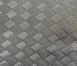 China Anticorrosive Practical SS Checkered Sheet , Rustproof Stainless Steel Diamond Plate for sale