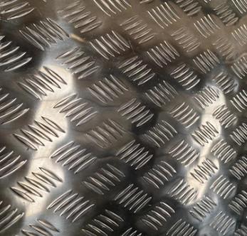 China Anti Slip 304 Stainless Steel Checkered Sheet Waterproof Cold Rolled for sale