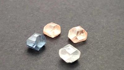 China HPHT Lab Grown Rough Diamond Fancy Color Pink Blue White 0.03-7 Carat for Jewelry for sale