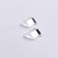 China CVD Prism Diamonds High Quality Laboratory Diamonds for Optical Applications 1900W mK Thermal Conductivity for sale