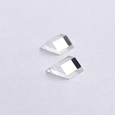 China CVD Prism Diamonds High Quality Laboratory Diamonds for Optical Applications 1900W mK Thermal Conductivity for sale