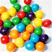 China Hot Selling Assorted Fruit Flavor Ball Shape Bubble Gum Mini Hollow Sweet Chewing Gum for sale