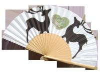 China 23cm Spain Wooden Folding Fan Paper Wood Cotton Hand Fan Wooden Hand Fan Party Favors With Gift Bags for sale