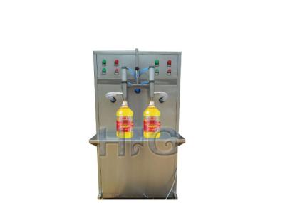 China Semi-Automatic Oil Filling Machine 0.3-0.5MPA Stainless Steel Material for sale