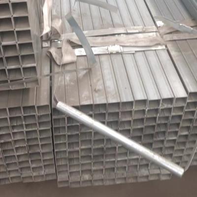 China Hot Dip Galvanized Square Rectangular Steel Pipe 40-275g/m² Zinc Coating Custom Length for sale
