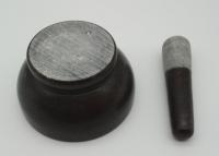 China Black Stone Mortar And Pestle , Garlic Grinder Stone Environment Friendly for sale