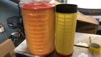 China Standard Size Air Filter 3046 Original Heavy Duty Truck Accessories for Compressor Truck for sale
