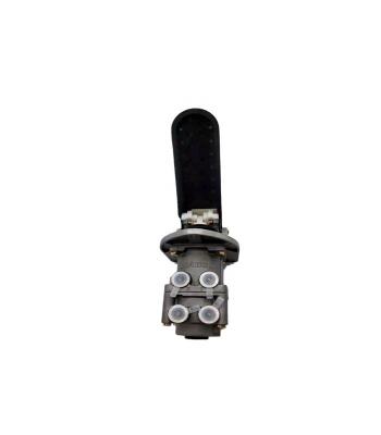 China Durable Bus Brake Valve 3514-00005 Foot Pedal Brake Valve for Passenger Car Replacement for sale