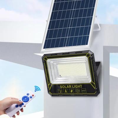 China Solar 100w LED Flood Light 2800lm Solar Powered Exterior Flood Lights for sale