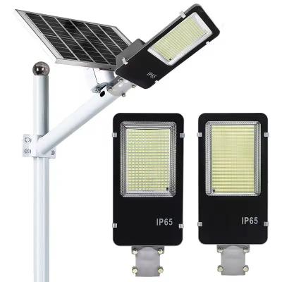 China Gray High Lumen Solar Outdoor Lights IP67 100 Watt LED Solar Street Light Waterproof for sale