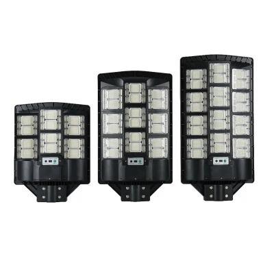 China Robust Integrated Solar Street Light 100W 200W Outdoor Solar Powered Street Lights for sale