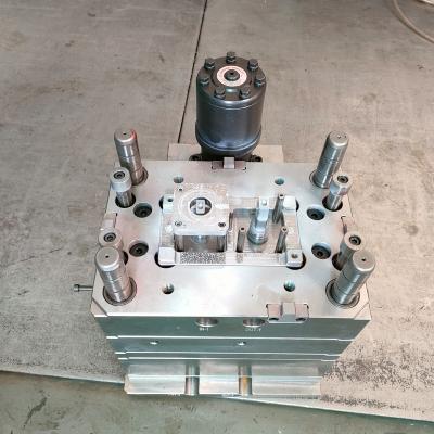 China Hot Runner Pp Injection Molding , Mirror Multi Cavity Mold Design for sale