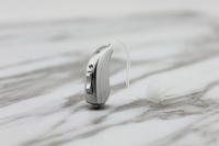 China Deaf Open Fit BTE Hearing Aid Beige Hearing Amplifier With Noise Reduction for sale