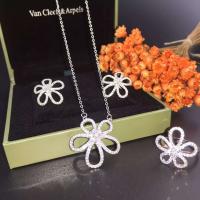 China 18K White Gold Diamond Jewelry Set with Necklace Ring and Earrings for sale