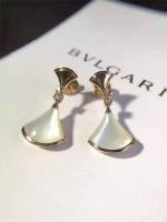 China DIVAS'DREAM earrings in 18 kt pink gold with mother of pearl and diamonds for sale