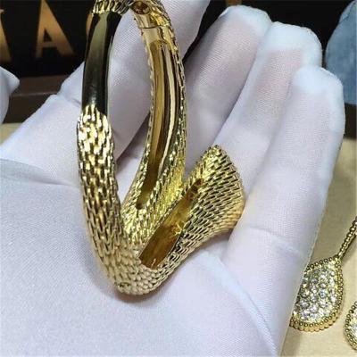 China diamonds bracelet  18kt gold  with yellow gold or white gold for sale