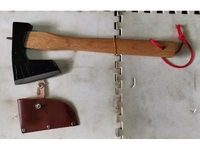 China Professional Camping Hatchet with Leather Blade Protector - Forged Steel Head & High-Frequency Quenching Technology for Outdoor Use for sale