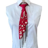 China Wholesale Letter A Pearl Brooch Necktie Handmade Faux Pearl Alphabet Pin with Iron Chain Tassel Decorative Polyester Tie for Women (Red) for sale