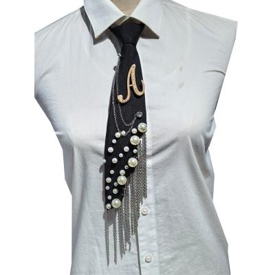 China Wholesale Letter A Pearl Brooch Necktie Handmade Faux Pearl Alphabet Pin with Iron Chain Tassel Decorative Polyester Tie for Women (Black) for sale