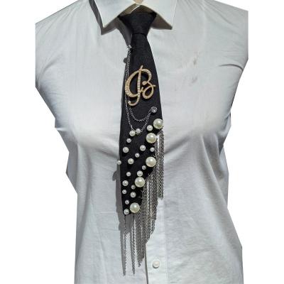 China Wholesale Letter B Pearl Brooch Necktie Handmade Faux Pearl Alphabet Pin with Iron Chain Tassel Decorative Polyester Tie for Women (Black) for sale