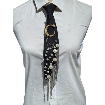 China Wholesale Letter C Pearl Brooch Necktie Handmade Faux Pearl Alphabet Pin with Iron Chain Tassel Decorative Polyester Tie for Women (Black) for sale
