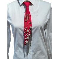 China Wholesale Letter F Pearl Brooch Necktie Handmade Faux Pearl Alphabet Pin with Iron Chain Tassel Decorative Polyester Tie for Women (Red) for sale