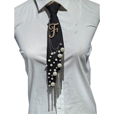 China Wholesale Letter F Pearl Brooch Necktie Handmade Faux Pearl Alphabet Pin with Iron Chain Tassel Decorative Polyester Tie for Women (Black) for sale