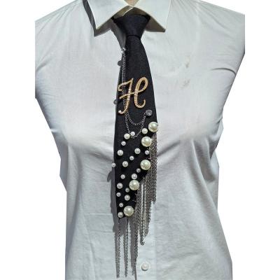 China Wholesale Letter H Pearl Brooch Necktie Handmade Faux Pearl Alphabet Pin with Iron Chain Tassel Decorative Polyester Tie for Women (Black) for sale