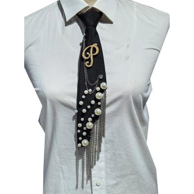 China Wholesale Letter P Pearl Brooch Necktie Handmade Faux Pearl Alphabet Pin with Iron Chain Tassel Decorative Polyester Tie for Women (Black) for sale