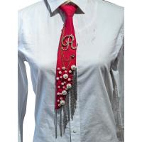 China Wholesale Letter R Pearl Brooch Necktie Handmade Faux Pearl Alphabet Pin with Iron Chain Tassel Decorative Polyester Tie for Women (Red) for sale