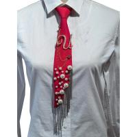 China Wholesale Letter U Pearl Brooch Necktie Handmade Faux Pearl Alphabet Pin with Iron Chain Tassel Decorative Polyester Tie for Women (Red) for sale