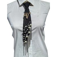 China Wholesale Letter V Pearl Brooch Necktie Handmade Faux Pearl Alphabet Pin with Iron Chain Tassel Decorative Polyester Tie for Women (Black) for sale