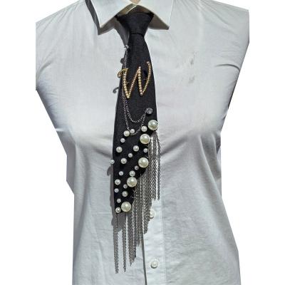 China Wholesale Letter W Pearl Brooch Necktie Handmade Faux Pearl Alphabet Pin with Iron Chain Tassel Decorative Polyester Tie for Women (Black) for sale