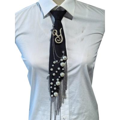 China Wholesale Letter Y Pearl Brooch Necktie Handmade Faux Pearl Alphabet Pin with Iron Chain Tassel Decorative Polyester Tie for Women (Black) for sale
