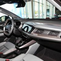 China Large Capacity Electric Car Audi Q4 2022 40 E-Tron Genesis Edition for Electric Taxi for sale