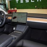 China 4-door 5-seater Sedan Tesla Model 3 High Speed EV 100% Electric Car 4Wd 275Hp Kit for sale