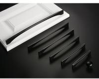 China Modern Kitchen Matte Black Cabinet Handle 96 - 320mm Zinc Alloy Pulls for sale