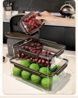 China Crisper Modern Square Food Grade Refrigerator Storage Box PC Storing Kitchen Vegetables Fruits Frozen Foods Bento Sealed for sale