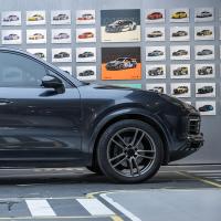 China Sparkle Black Gloss Car Wrap Vinyl Film 1.52x17m Color Change Vinyl Wrap with Air Channel for sale