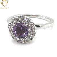 China Trendy 18k Diamond Wedding Bands For Women for sale