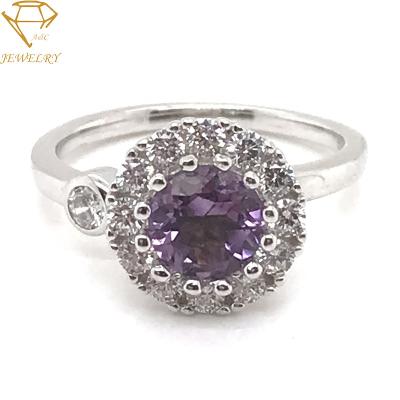 China Trendy 18k Diamond Wedding Bands For Women for sale