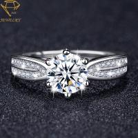 China Cubic Zirconia Silver Diamond Engagement Rings Shiny Polish for sale