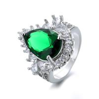 China Teardrop Emerald Stone Engagement Ring Prong Setting for sale